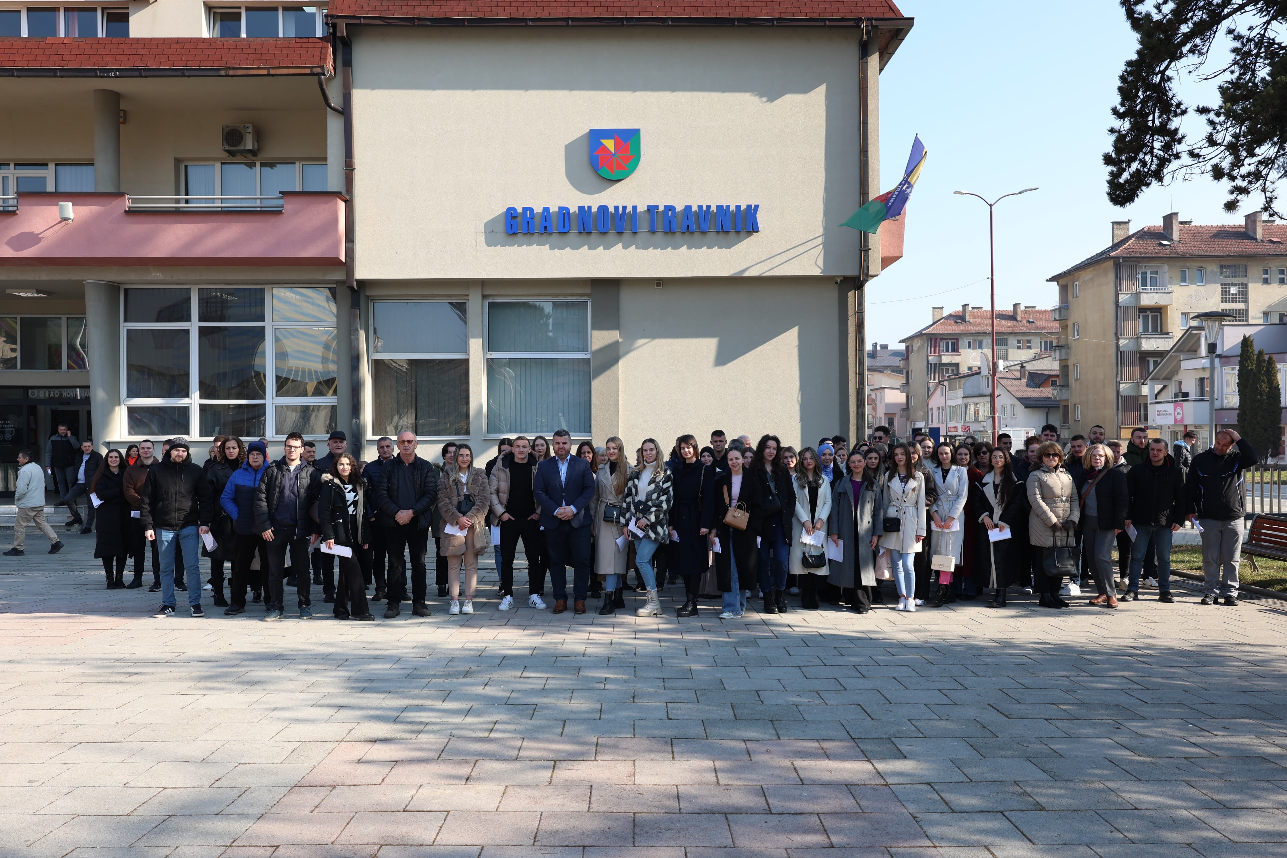 Notra - Tko zna, zna! - (FOTO) Potpisani ugovori sa studentima, Grad ...