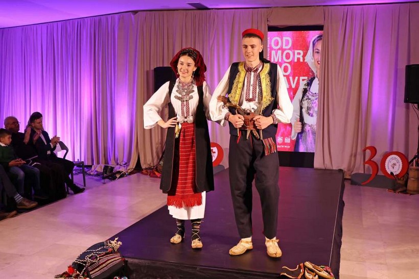 Notra - Tko zna, zna! - Mostar: Revija tradicijskog ruha 'Od mora do Save'